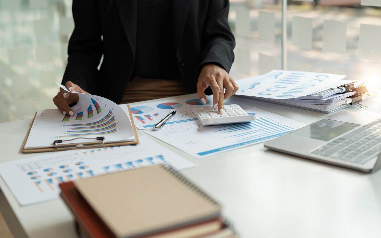 How To Find The Best Bookkeeper In Vancouver? - Intrepidium Consulting Inc.